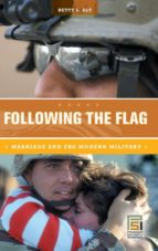 FOLLOWING THE FLAG | | Praeger | Casa del Libro